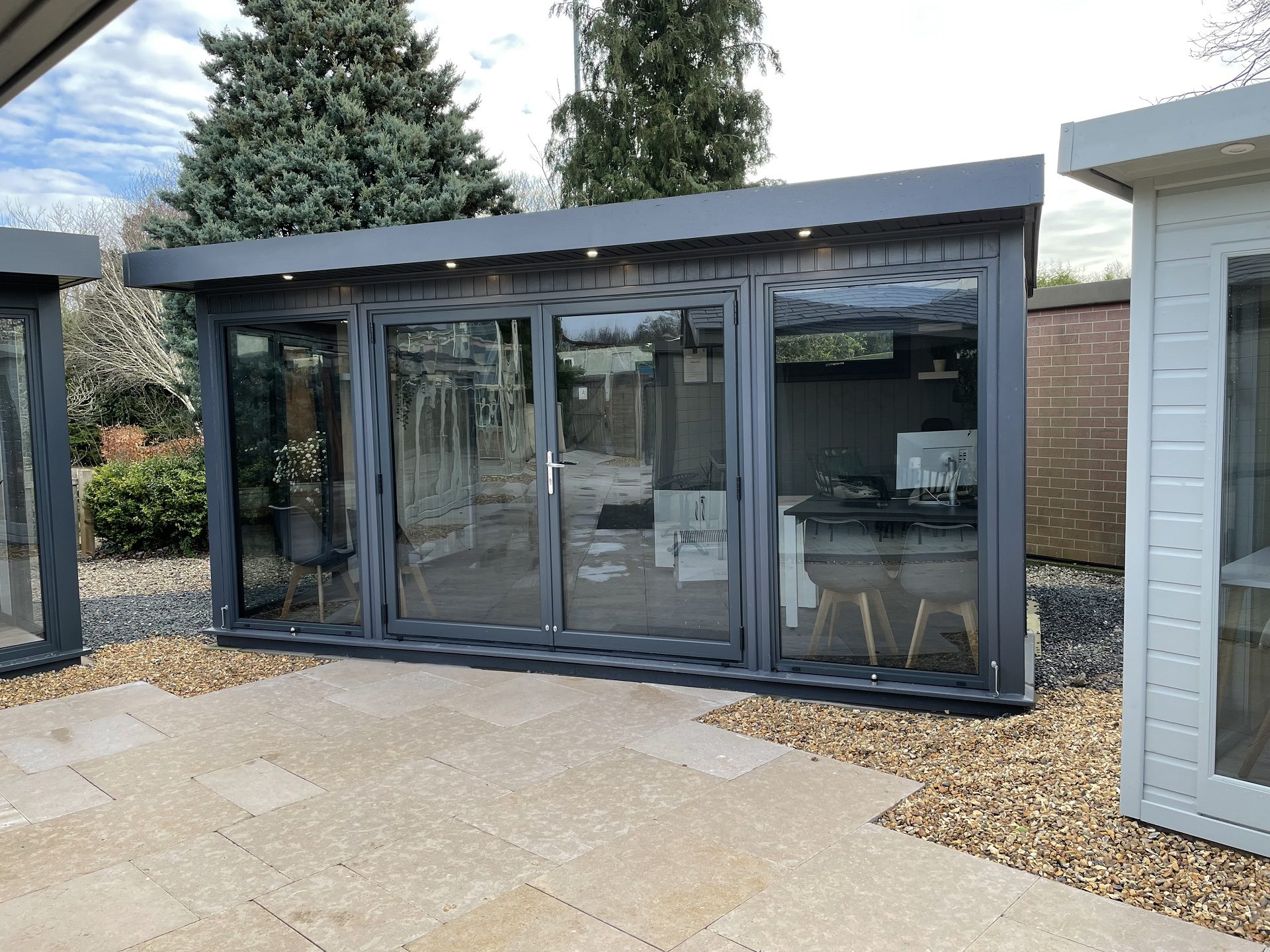 Hanley Plus – The Malvern Collection